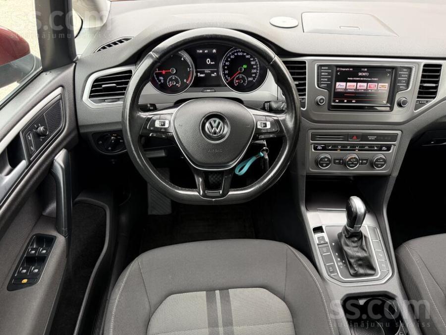 Red Volkswagen Golf Sportsvan 2016 in Ogre, with an engine capacity of 1.60 L and mileage of 215 thousand km for 7999 €, photo 19 on AUTOMOTO.COM.LV