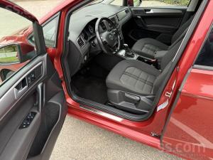 Red Volkswagen Golf Sportsvan 2016 in Ogre, with an engine capacity of 1.60 L and mileage of 215 thousand km for 7999 €, photo 22 on AUTOMOTO.COM.LV
