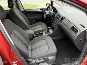 Red Volkswagen Golf Sportsvan 2016 in Ogre, with an engine capacity of 1.60 L and mileage of 215 thousand km for 7999 €, photo 29 on AUTOMOTO.COM.LV