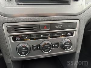 Red Volkswagen Golf Sportsvan 2016 in Ogre, with an engine capacity of 1.60 L and mileage of 215 thousand km for 7999 €, photo 37 on AUTOMOTO.COM.LV