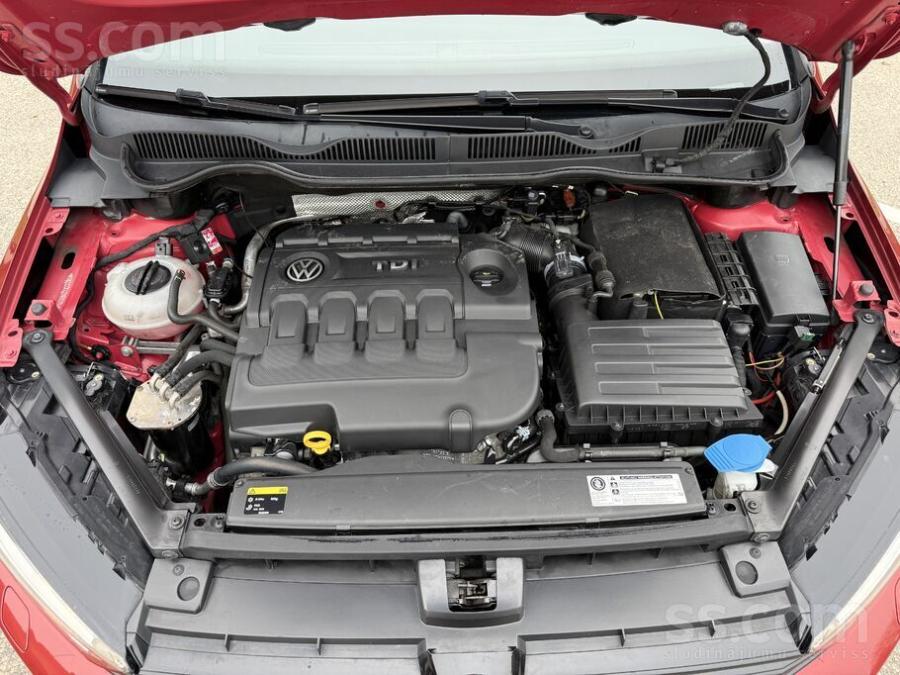 Red Volkswagen Golf Sportsvan 2016 in Ogre, with an engine capacity of 1.60 L and mileage of 215 thousand km for 7999 €, photo 45 on AUTOMOTO.COM.LV