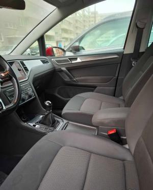 Red Volkswagen Golf Sportsvan 2018 in Tallinn, with an engine capacity of 1.60 L and mileage of 180 thousand km for 8999 €, photo 14 on AUTOMOTO.COM.LV