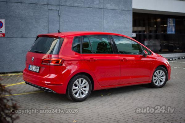 Red Volkswagen Golf Sportsvan 2018 in Parnu, with an engine capacity of 1.60 L and mileage of 173 thousand km for 9999 €, photo 6 on AUTOMOTO.COM.LV