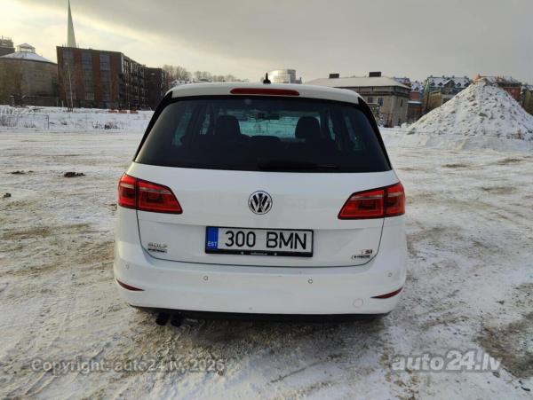 Balts Volkswagen Golf Sportsvan 2014 Tallina, ar dzinēja tilpumu 1.40 L un nobraukumu 170 tūkst. km par 8600 €, foto 4 vietnē AUTOMOTO.COM.LV