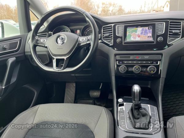 White Volkswagen Golf Sportsvan 2014 in Kuressaare, with an engine capacity of 1.40 L and mileage of 172 thousand km for 8650 €, photo 10 on AUTOMOTO.COM.LV