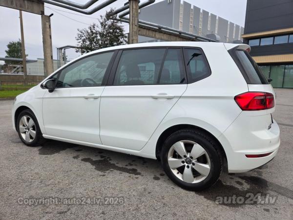 Balts Volkswagen Golf Sportsvan 2014 Tallina, ar dzinēja tilpumu 1.40 L un nobraukumu 137 tūkst. km par 8400 €, foto 4 vietnē AUTOMOTO.COM.LV