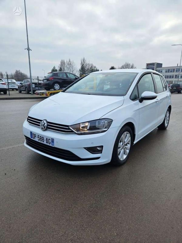 White Volkswagen Golf Sportsvan 2015 in Taurage, with an engine capacity of 1.40 L and mileage of 184 thousand km for 5900 €, photo 1 on AUTOMOTO.COM.LV