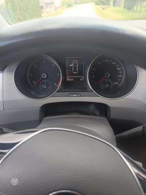 White Volkswagen Golf Sportsvan 2015 in Alytus, with an engine capacity of 1.60 L and mileage of 186 thousand km for 5500 €, photo 8 on AUTOMOTO.COM.LV