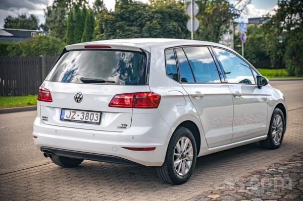 White Volkswagen Golf Sportsvan 2015 in Riga, with an engine capacity of 1.40 L and mileage of 197 thousand km for 5990 €, photo 4 on AUTOMOTO.COM.LV