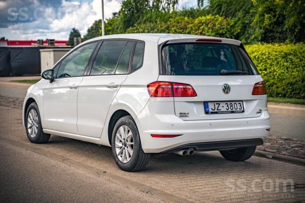 White Volkswagen Golf Sportsvan 2015 in Riga, with an engine capacity of 1.40 L and mileage of 197 thousand km for 5990 €, photo 6 on AUTOMOTO.COM.LV