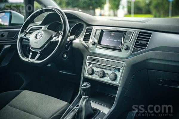 White Volkswagen Golf Sportsvan 2015 in Riga, with an engine capacity of 1.40 L and mileage of 197 thousand km for 5990 €, photo 7 on AUTOMOTO.COM.LV