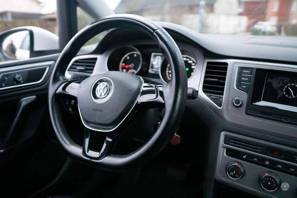 Balts Volkswagen Golf Sportsvan 2014 Kauņa, ar dzinēja tilpumu 1.60 L un nobraukumu 291 tūkst. km par 7150 €, foto 4 vietnē AUTOMOTO.COM.LV