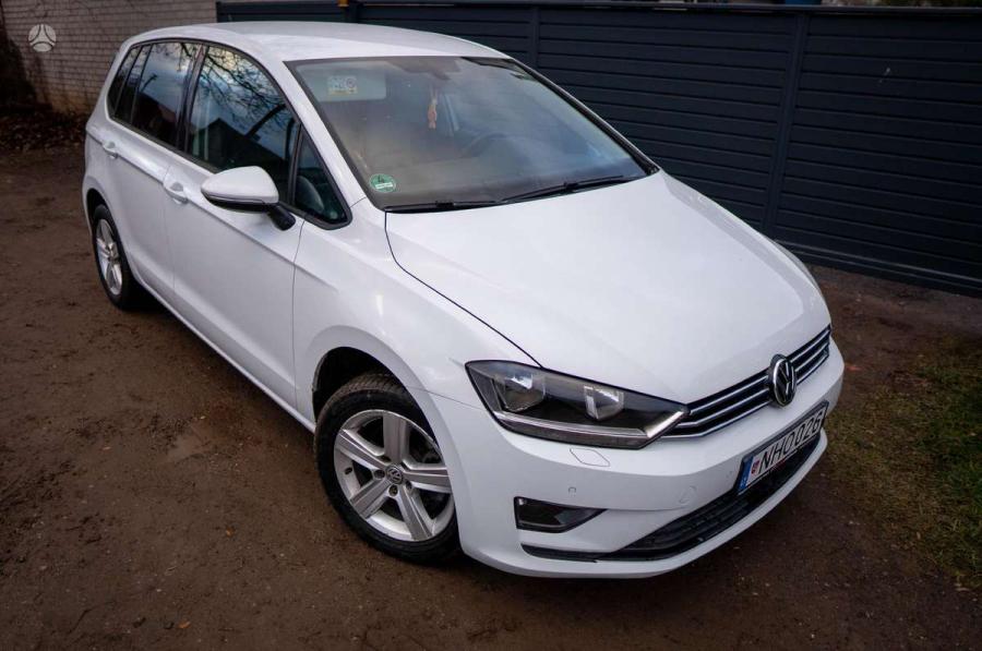 White Volkswagen Golf Sportsvan 2014 in Kaunas, with an engine capacity of 1.60 L and mileage of 291 thousand km for 7150 €, photo 14 on AUTOMOTO.COM.LV