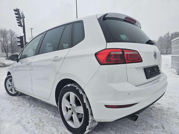 Balts Volkswagen Golf Sportsvan 2014 Kauņa, ar dzinēja tilpumu 1.60 L un nobraukumu 281 tūkst. km par 7599 €, foto 3 vietnē AUTOMOTO.COM.LV