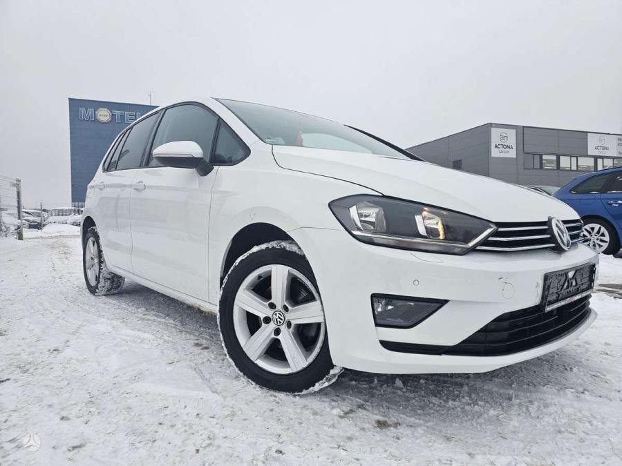 White Volkswagen Golf Sportsvan 2014 in Kaunas, with an engine capacity of 1.60 L and mileage of 281 thousand km for 7599 €, photo 15 on AUTOMOTO.COM.LV