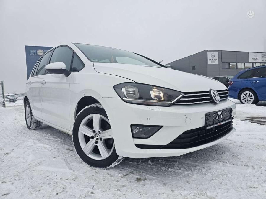 White Volkswagen Golf Sportsvan 2014 in Kaunas, with an engine capacity of 1.60 L and mileage of 281 thousand km for 7599 €, photo 17 on AUTOMOTO.COM.LV