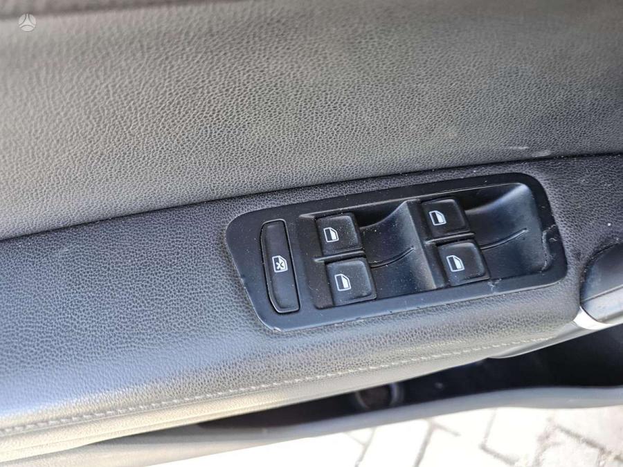White Volkswagen Golf Sportsvan 2014 in Kaunas, with an engine capacity of 1.60 L and mileage of 296 thousand km for 6555 €, photo 9 on AUTOMOTO.COM.LV
