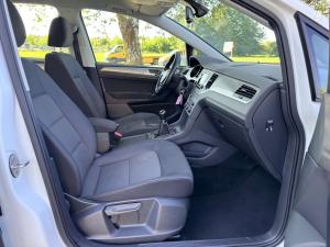 Balts Volkswagen Golf Sportsvan 2014 Panevēža, ar dzinēja tilpumu 1.97 L un nobraukumu 266 tūkst. km par 7490 €, foto 14 vietnē AUTOMOTO.COM.LV
