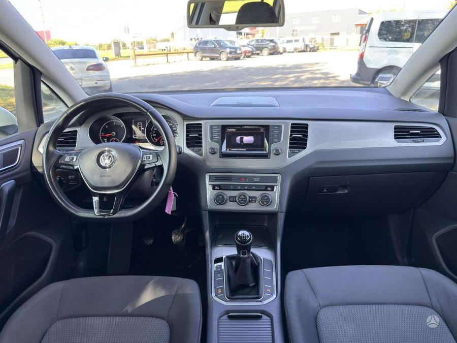 Balts Volkswagen Golf Sportsvan 2014 Panevēža, ar dzinēja tilpumu 1.97 L un nobraukumu 266 tūkst. km par 7490 €, foto 16 vietnē AUTOMOTO.COM.LV