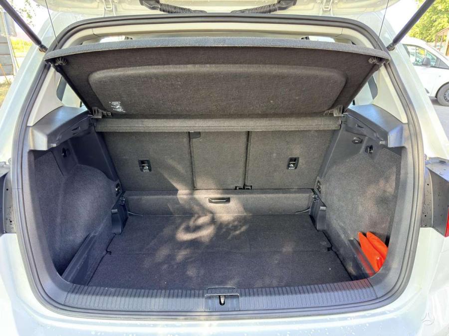 Balts Volkswagen Golf Sportsvan 2014 Panevēža, ar dzinēja tilpumu 1.97 L un nobraukumu 266 tūkst. km par 7490 €, foto 18 vietnē AUTOMOTO.COM.LV