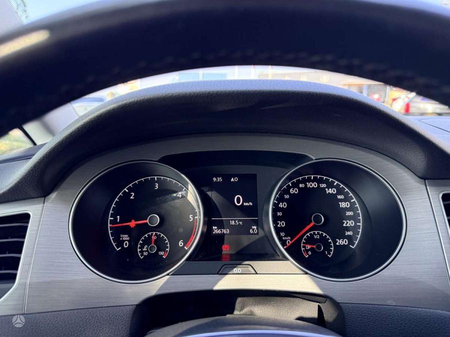 Balts Volkswagen Golf Sportsvan 2014 Panevēža, ar dzinēja tilpumu 1.97 L un nobraukumu 266 tūkst. km par 7490 €, foto 19 vietnē AUTOMOTO.COM.LV