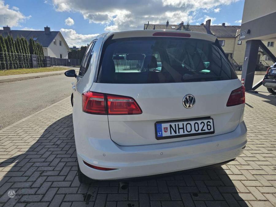 Balts Volkswagen Golf Sportsvan 2014 Kauņa, ar dzinēja tilpumu 1.60 L un nobraukumu 300 tūkst. km par 6450 €, foto 13 vietnē AUTOMOTO.COM.LV