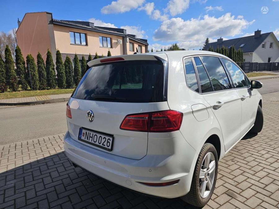 Balts Volkswagen Golf Sportsvan 2014 Kauņa, ar dzinēja tilpumu 1.60 L un nobraukumu 300 tūkst. km par 6450 €, foto 16 vietnē AUTOMOTO.COM.LV