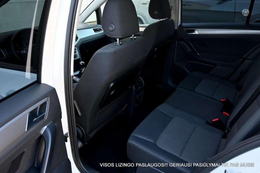 Balts Volkswagen Golf Sportsvan 2017 Kretinga, ar dzinēja tilpumu 1.60 L un nobraukumu 145 tūkst. km par 7999 €, foto 22 vietnē AUTOMOTO.COM.LV
