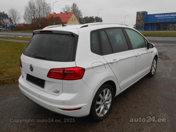 Balts Volkswagen Golf Sportsvan 2016 Viljandi, ar dzinēja tilpumu 1.40 L un nobraukumu 208 tūkst. km par 8490 €, foto 2 vietnē AUTOMOTO.COM.LV
