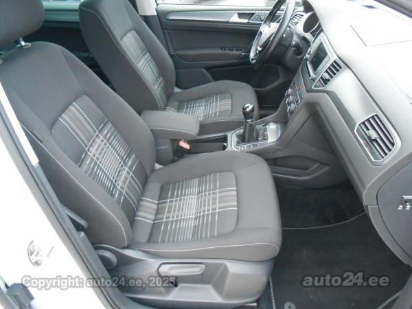 White Volkswagen Golf Sportsvan 2016 in Viljandi, with an engine capacity of 1.40 L and mileage of 208 thousand km for 8490 €, photo 11 on AUTOMOTO.COM.LV