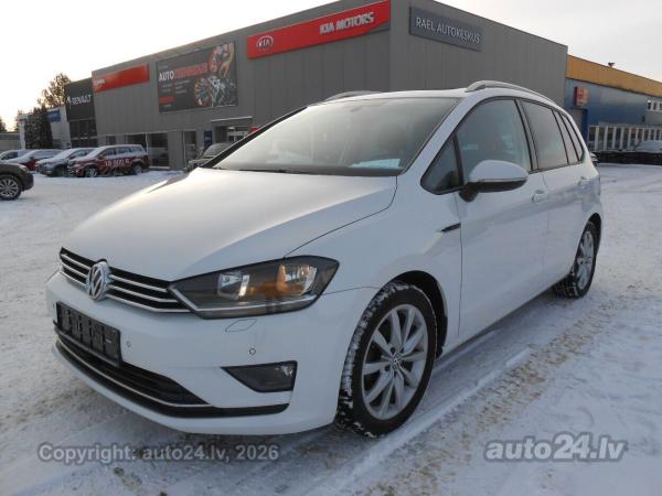 White Volkswagen Golf Sportsvan 2016 in Viljandi, with an engine capacity of 1.40 L and mileage of 208 thousand km for 8490 €, photo 1 on AUTOMOTO.COM.LV