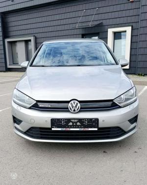 Yellow Volkswagen Golf Sportsvan 2016 in Kaunas, with an engine capacity of 1.00 L and mileage of 183 thousand km for 3800 €, photo 3 on AUTOMOTO.COM.LV