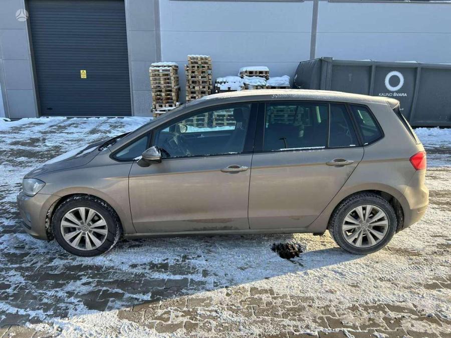 Dzeltens Volkswagen Golf Sportsvan 2014 Kauņa, ar dzinēja tilpumu 1.40 L un nobraukumu 205 tūkst. km par 7500 €, foto 2 vietnē AUTOMOTO.COM.LV