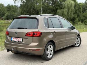 Yellow Volkswagen Golf Sportsvan 2015 in Vilnius, with an engine capacity of 1.60 L and mileage of 189 thousand km for 7300 €, photo 4 on AUTOMOTO.COM.LV