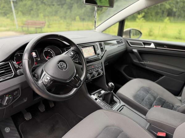 Dzeltens Volkswagen Golf Sportsvan 2015 Viļņa, ar dzinēja tilpumu 1.60 L un nobraukumu 189 tūkst. km par 7300 €, foto 10 vietnē AUTOMOTO.COM.LV