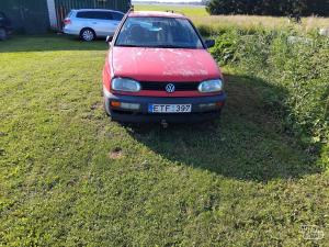 Volkswagen Golf 1994 Telšiai, ar dzinēja tilpumu 1.90 L un nobraukumu 299 tūkst. km par 231 €, foto  vietnē AUTOMOTO.COM.LV