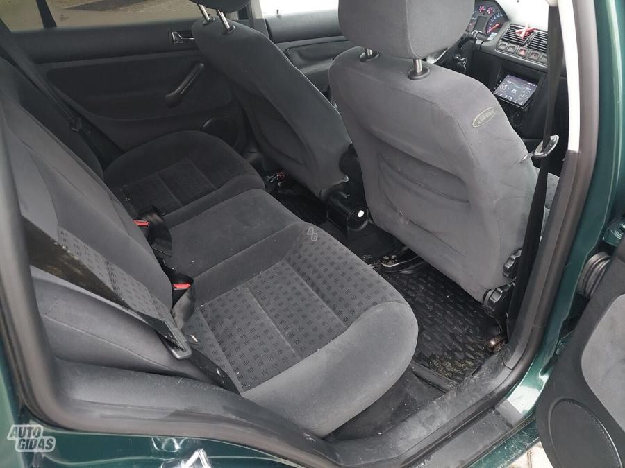 Volkswagen Golf 2000 in Plunge, with an engine capacity of 1.60 L and mileage of 160 thousand km for 99 €, photo 12 on AUTOMOTO.COM.LV