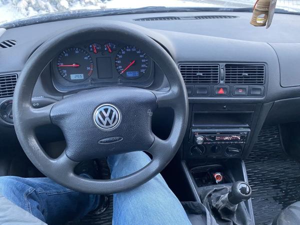 Volkswagen Golf 2000 Viļņa, ar dzinēja tilpumu 1.90 L un nobraukumu 333 tūkst. km par 1450 €, foto 6 vietnē AUTOMOTO.COM.LV