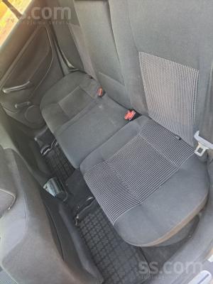 Volkswagen Golf 2000 in Ludza, with an engine capacity of 1.90 L and mileage of 385 thousand km for 2150 €, photo 14 on AUTOMOTO.COM.LV