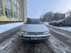 Volkswagen Golf 2000 Rīga, ar dzinēja tilpumu 1.60 L un nobraukumu 297 tūkst. km par 1000 €, foto  vietnē AUTOMOTO.COM.LV