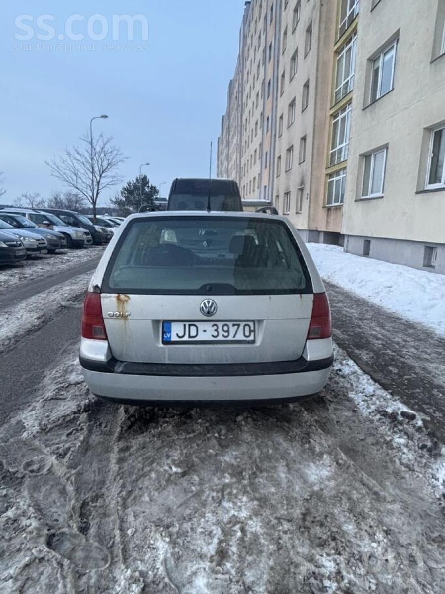 Volkswagen Golf 2000 Rīga, ar dzinēja tilpumu 1.60 L un nobraukumu 297 tūkst. km par 1000 €, foto 4 vietnē AUTOMOTO.COM.LV