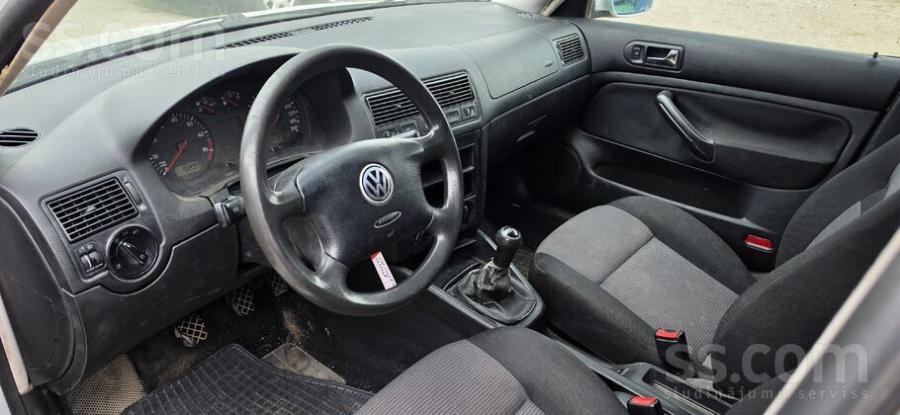 Volkswagen Golf 2000 in Valmiera, with an engine capacity of 1.60 L and mileage of 277 thousand km for 500 €, photo 9 on AUTOMOTO.COM.LV