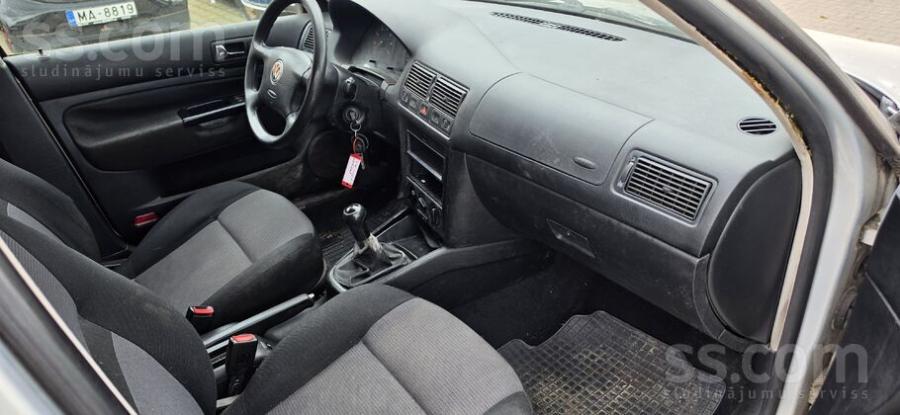 Volkswagen Golf 2000 in Valmiera, with an engine capacity of 1.60 L and mileage of 277 thousand km for 500 €, photo 10 on AUTOMOTO.COM.LV
