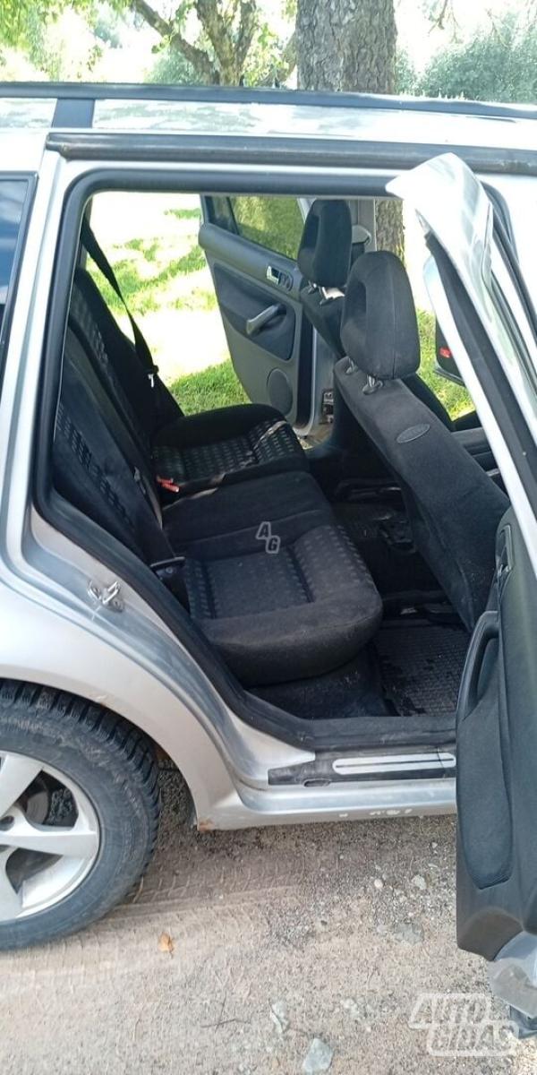 Volkswagen Golf 2000 Viļņa, ar dzinēja tilpumu 1.90 L un nobraukumu 376 tūkst. km par 350 €, foto 1 vietnē AUTOMOTO.COM.LV