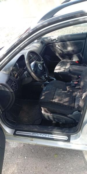 Volkswagen Golf 2000 Viļņa, ar dzinēja tilpumu 1.90 L un nobraukumu 376 tūkst. km par 350 €, foto 4 vietnē AUTOMOTO.COM.LV