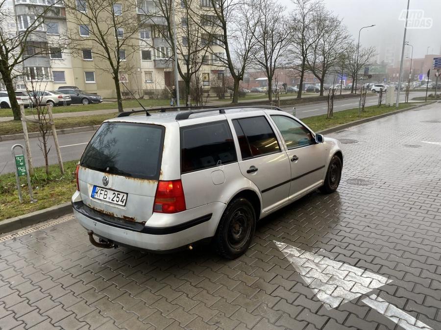 Volkswagen Golf 2001 in Vilnius, with an engine capacity of 1.80 L and mileage of 300 thousand km for 390 €, photo 3 on AUTOMOTO.COM.LV