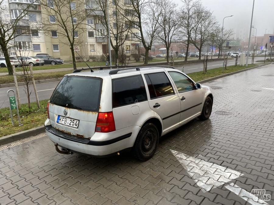 Volkswagen Golf 2001 in Vilnius, with an engine capacity of 1.80 L and mileage of 300 thousand km for 390 €, photo 3 on AUTOMOTO.COM.LV