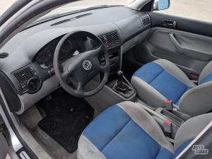Volkswagen Golf 2001 Viļņa, ar dzinēja tilpumu 1.60 L un nobraukumu 288 tūkst. km par 1150 €, foto 5 vietnē AUTOMOTO.COM.LV
