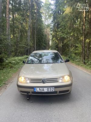 Фольксваген Гольф 2001 в Варена, объемом двигателя 1.60 л и пробегом 260 тыс. км за 900 €, фото 3 на AUTOMOTO.COM.LV