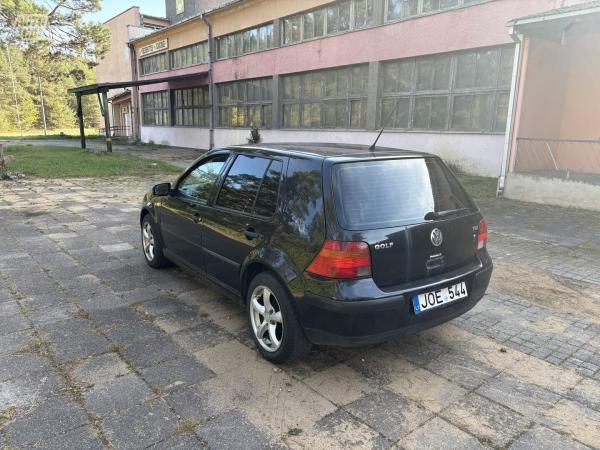 Фольксваген Гольф 2001 в Варена на AUTOMOTO.COM.LV Фольксваген Гольф 2001 в Варена, объемом двигателя 1.90 л и пробегом 320 тыс. км за 700 €, фото 6 на AUTOMOTO.COM.LV